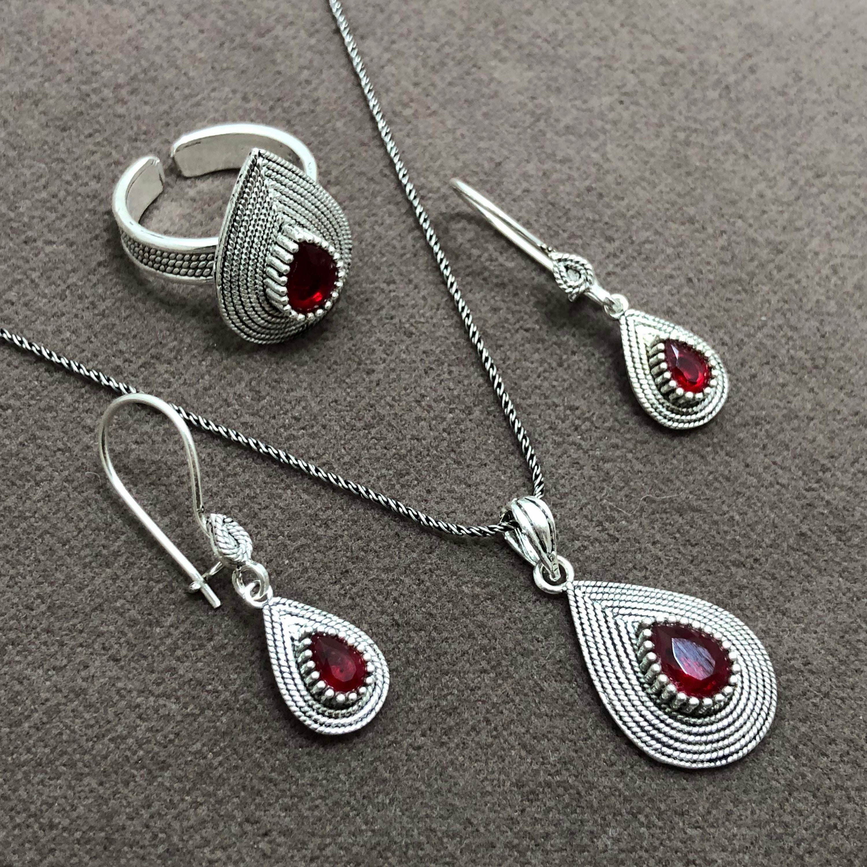 Juego de joyería hecho a mano hecho de plata de ley, collar, un par de ...