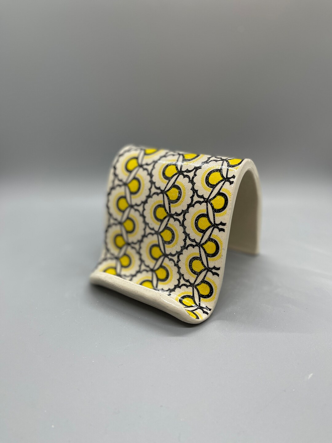 Retro Patterned Phone Stand - Etsy