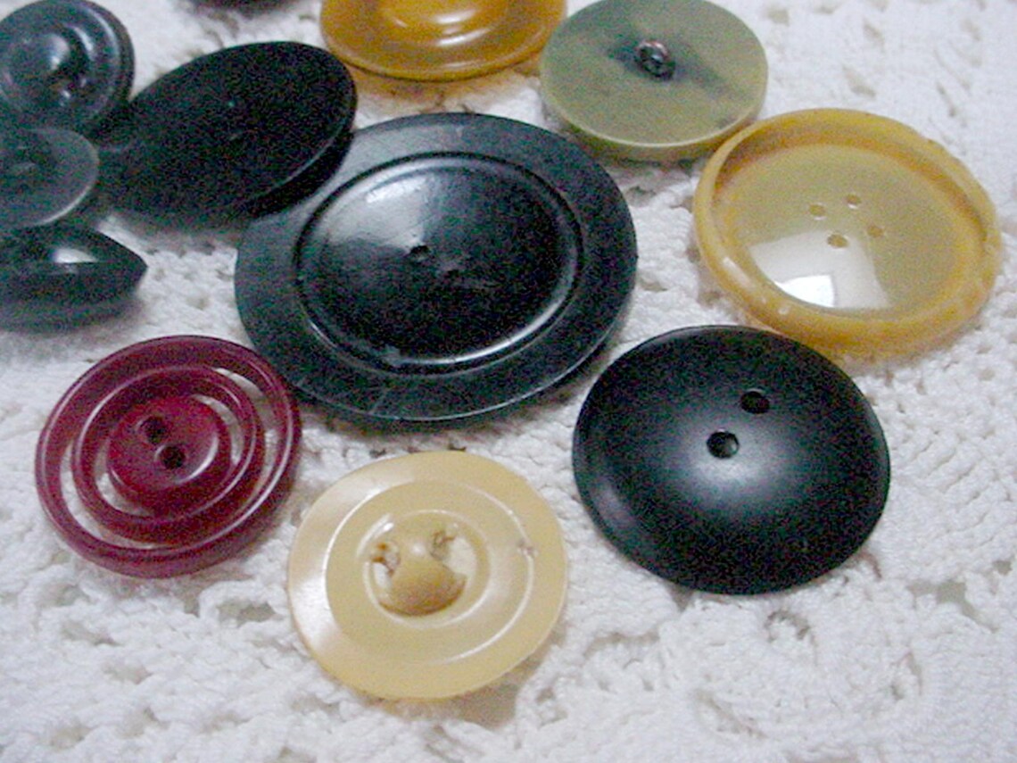 12 Vintage ART DECO CELLULOID Buttons Tight Top Wafer Football Medium ...