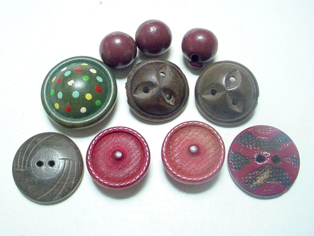 10 Vintage WOOD BUTTONS Carved Painted Stained Assorted Styles Sizes ...