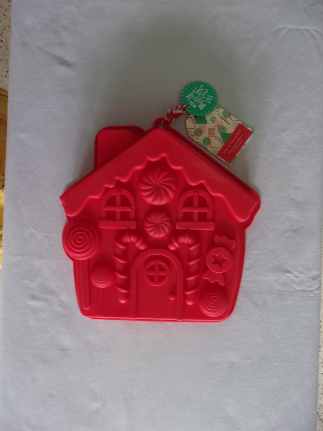 Red Silicone Gingerbread House Cake Pan 7" Wide-me Myself and Elf-new ...