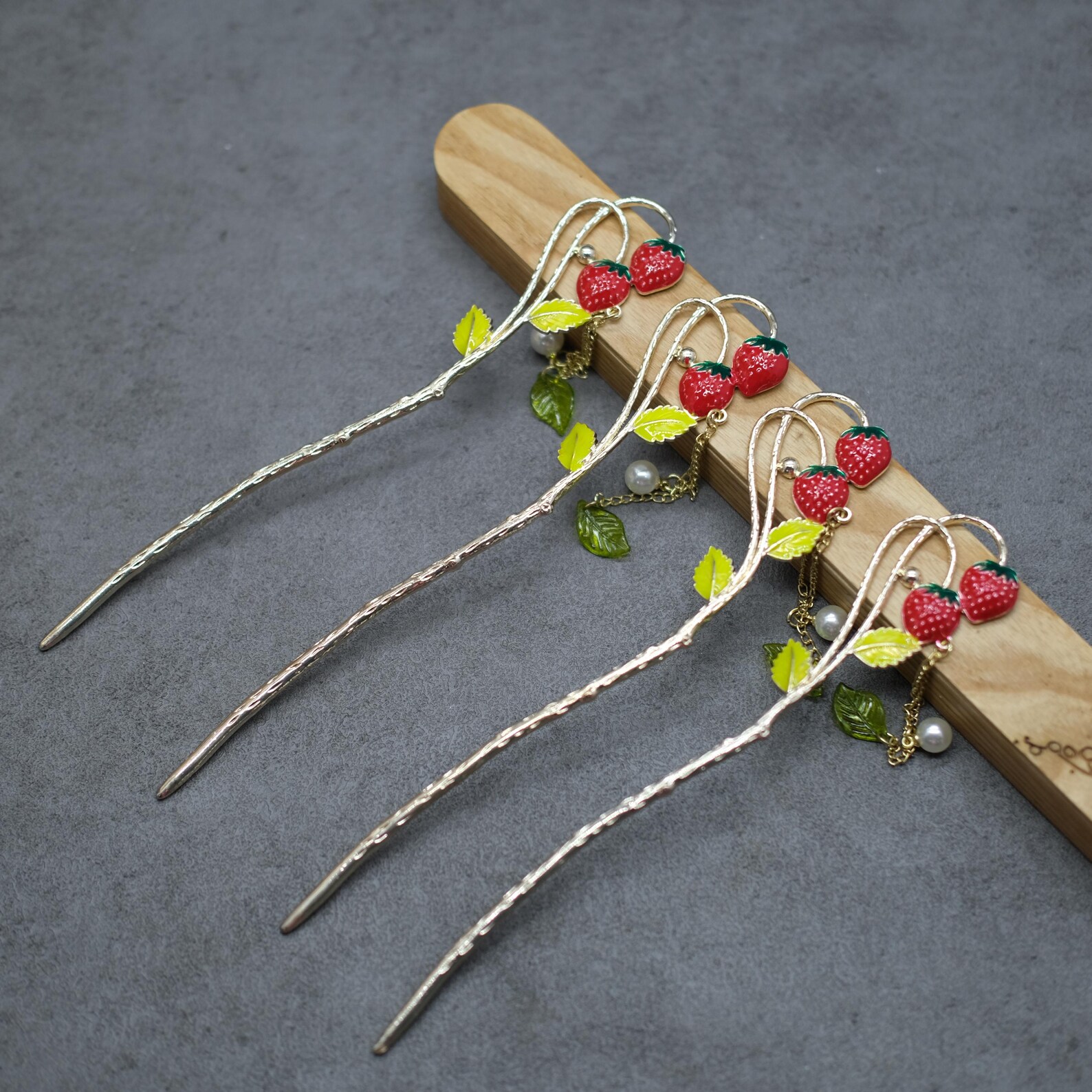 Strawberry Tree Branches Hairpin, Retro Floral Elegant Wood Hair Forks ...