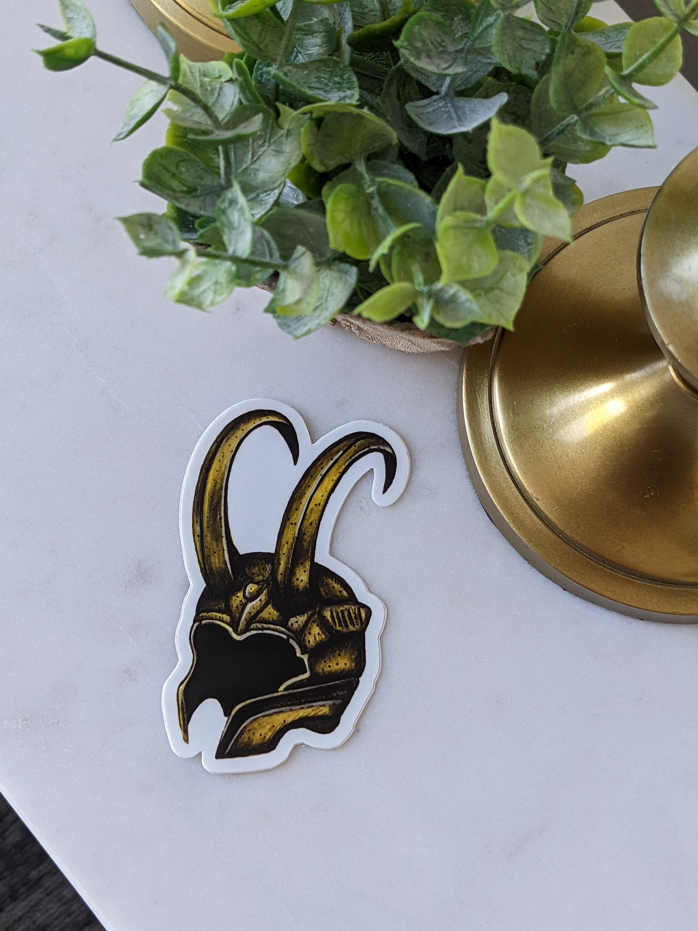 Loki Helmet Silhouette Gold