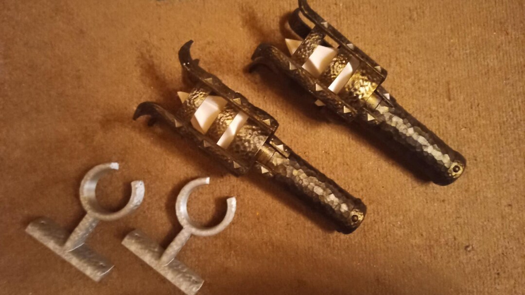 2 X Mini LED Portable Torch - LED - Comes With Battery Pack AND Wall ...