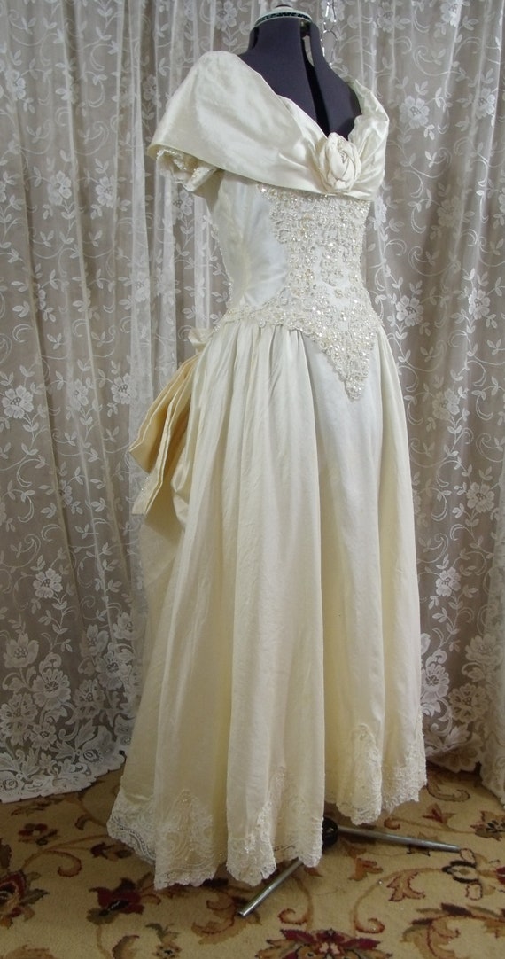 Incredible Ivory Silk Bridal Gem