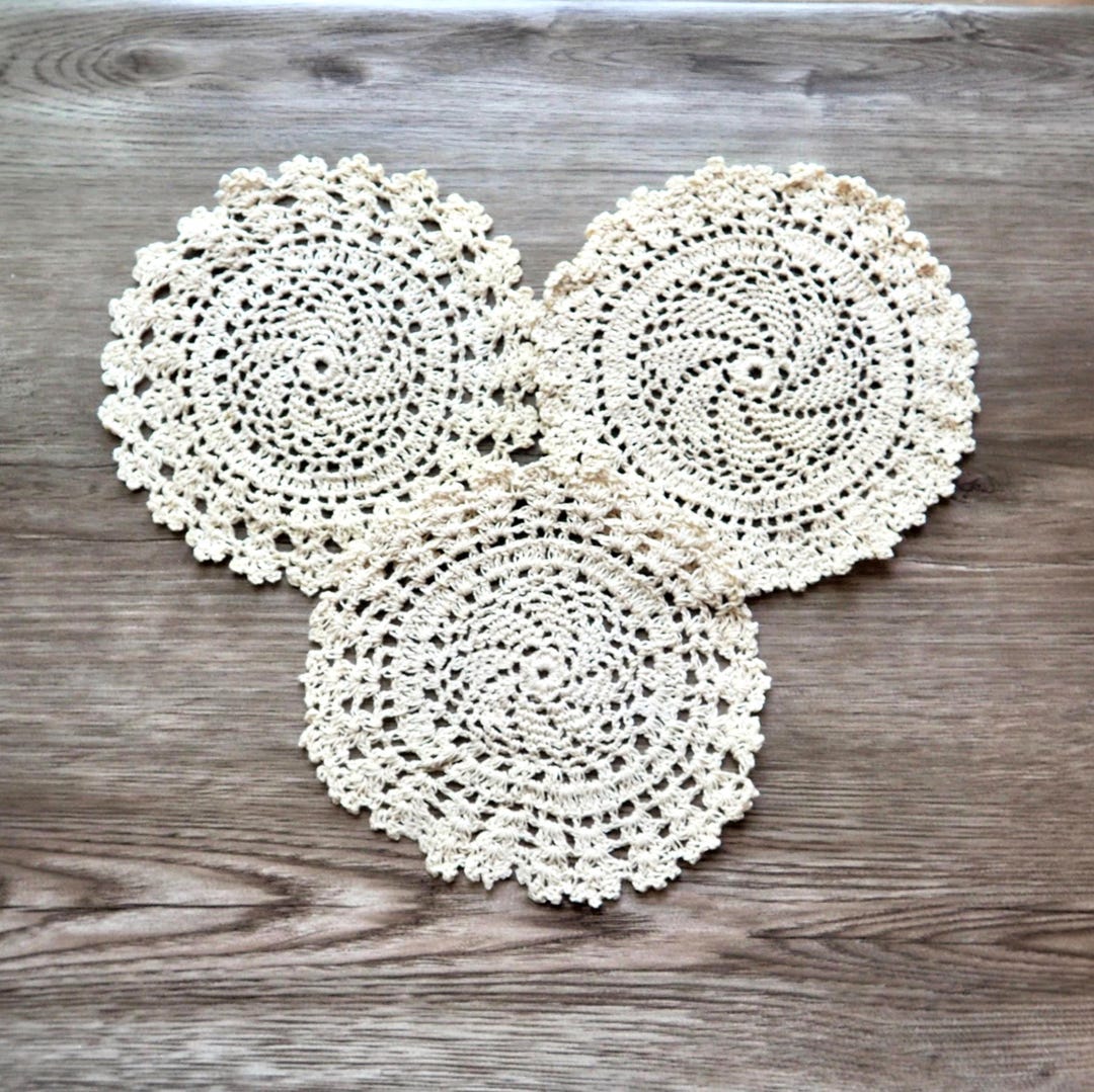 Vintage Hand Crocheted Doilies - Set of 3 Ivory Lace Table Decor - Etsy