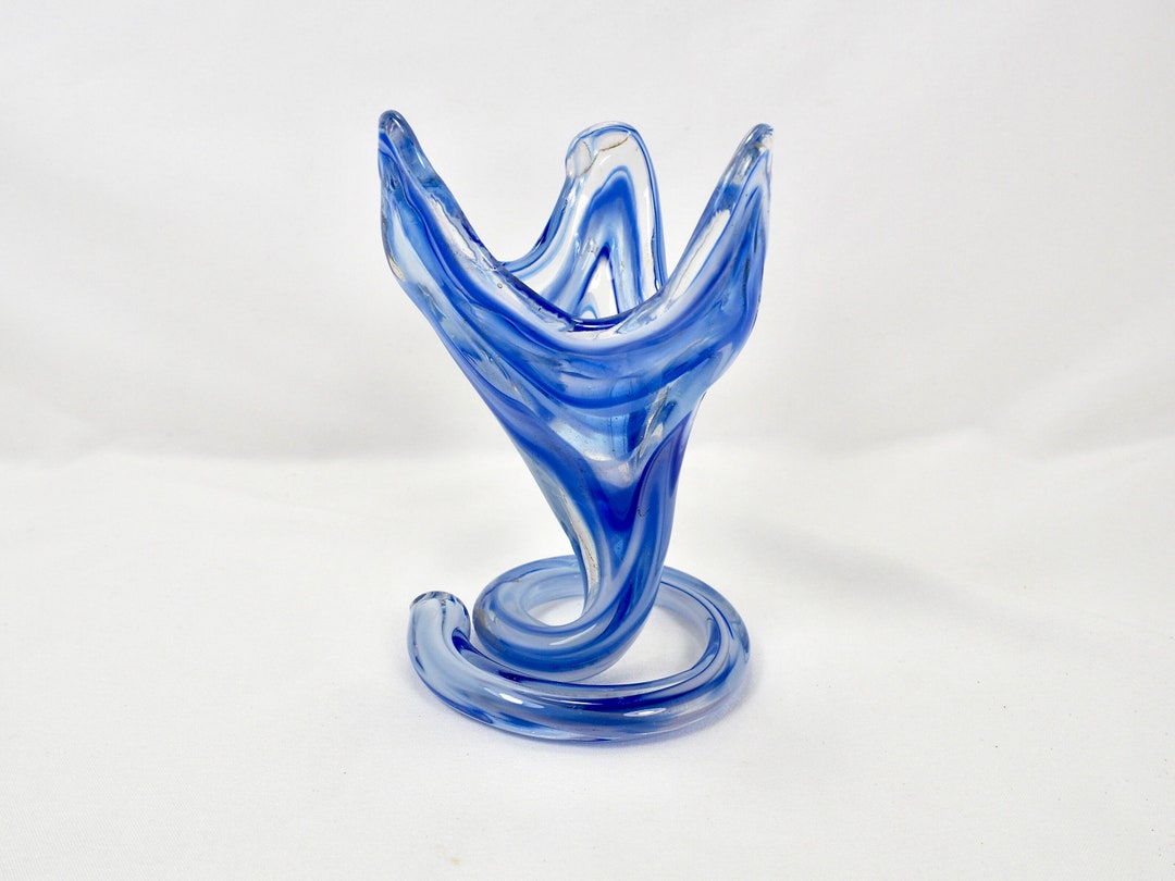 Small Sooner Glass Vase Handblown Art Glass Spiral Trumpet Decor 4 ...
