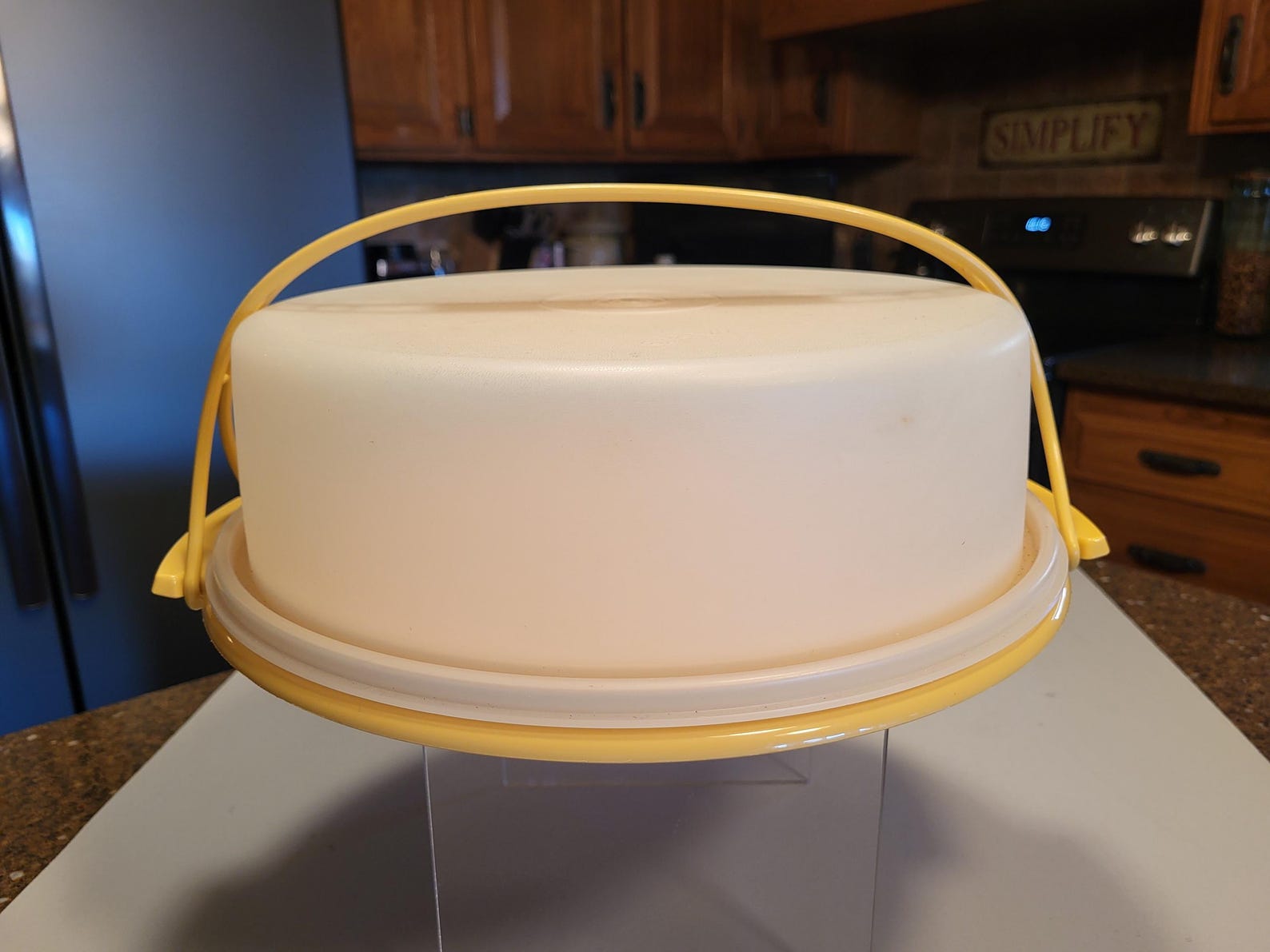 Tupperware Pie Carrier - 1970's Great Condition - Etsy