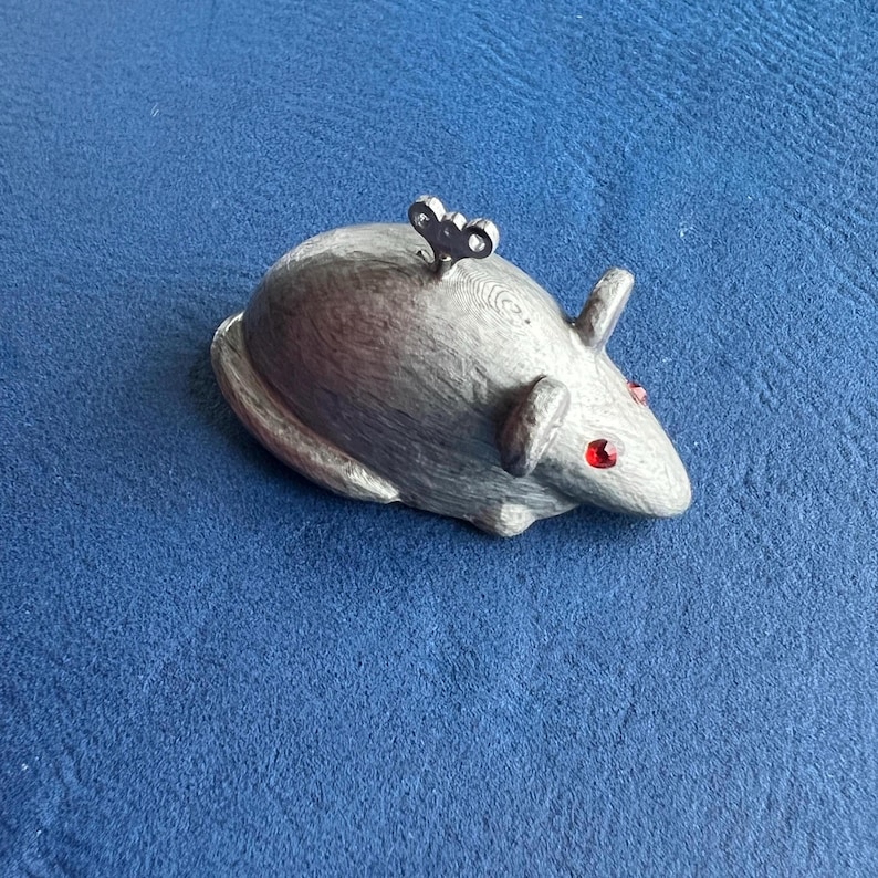 Lirael’s Clockwork Emergency Mouse - Etsy
