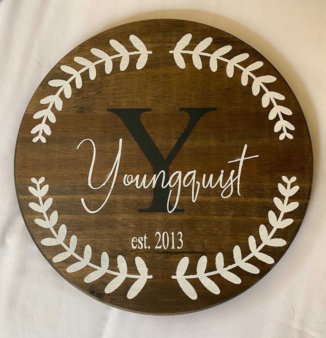 Custom Rustic Last Name and Established Date Circle Wood Sign - Etsy