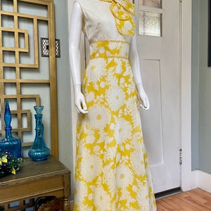 True Vintage 70s Medium Miss Elliette Yellow and White - Etsy