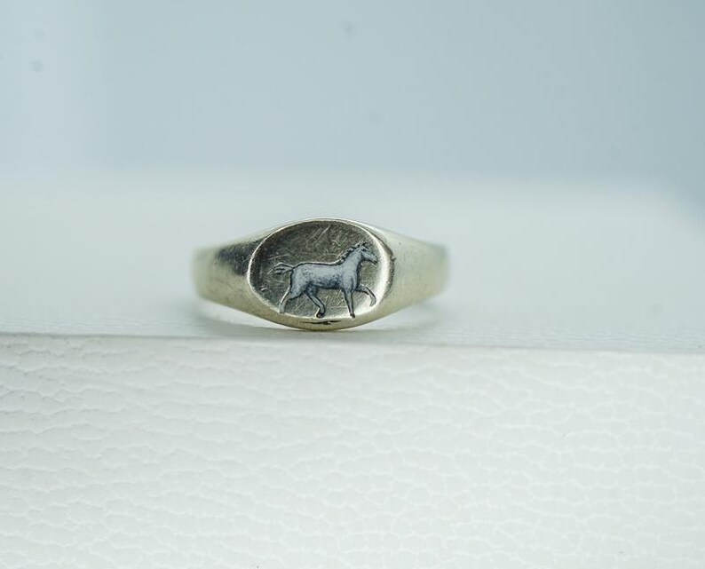 Vintage 9ct Gold Enamel Horse Signet Ring - Etsy