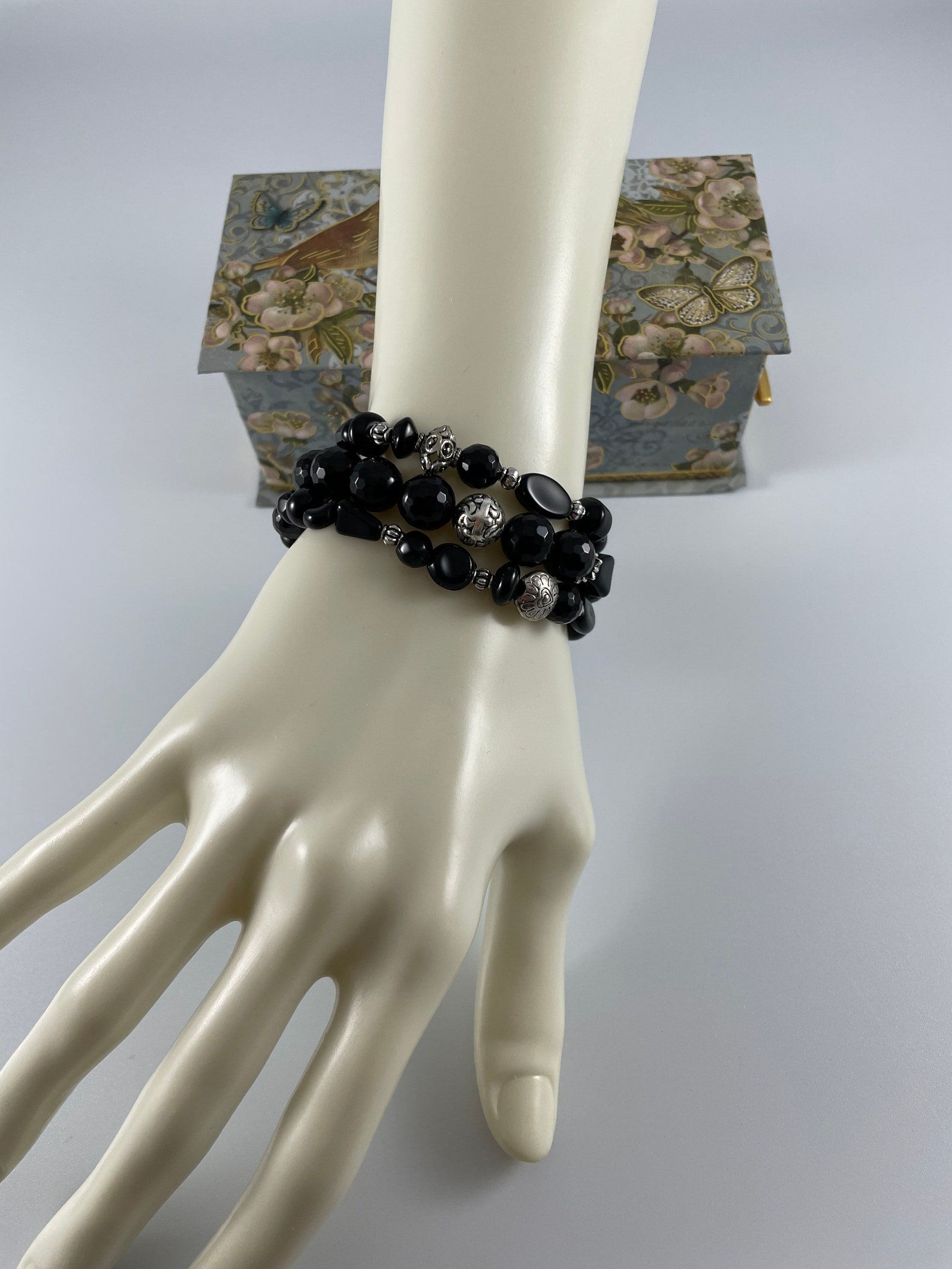The Prestigious Color of Black - Beautifully Handmade Stretchy Bracelet ...