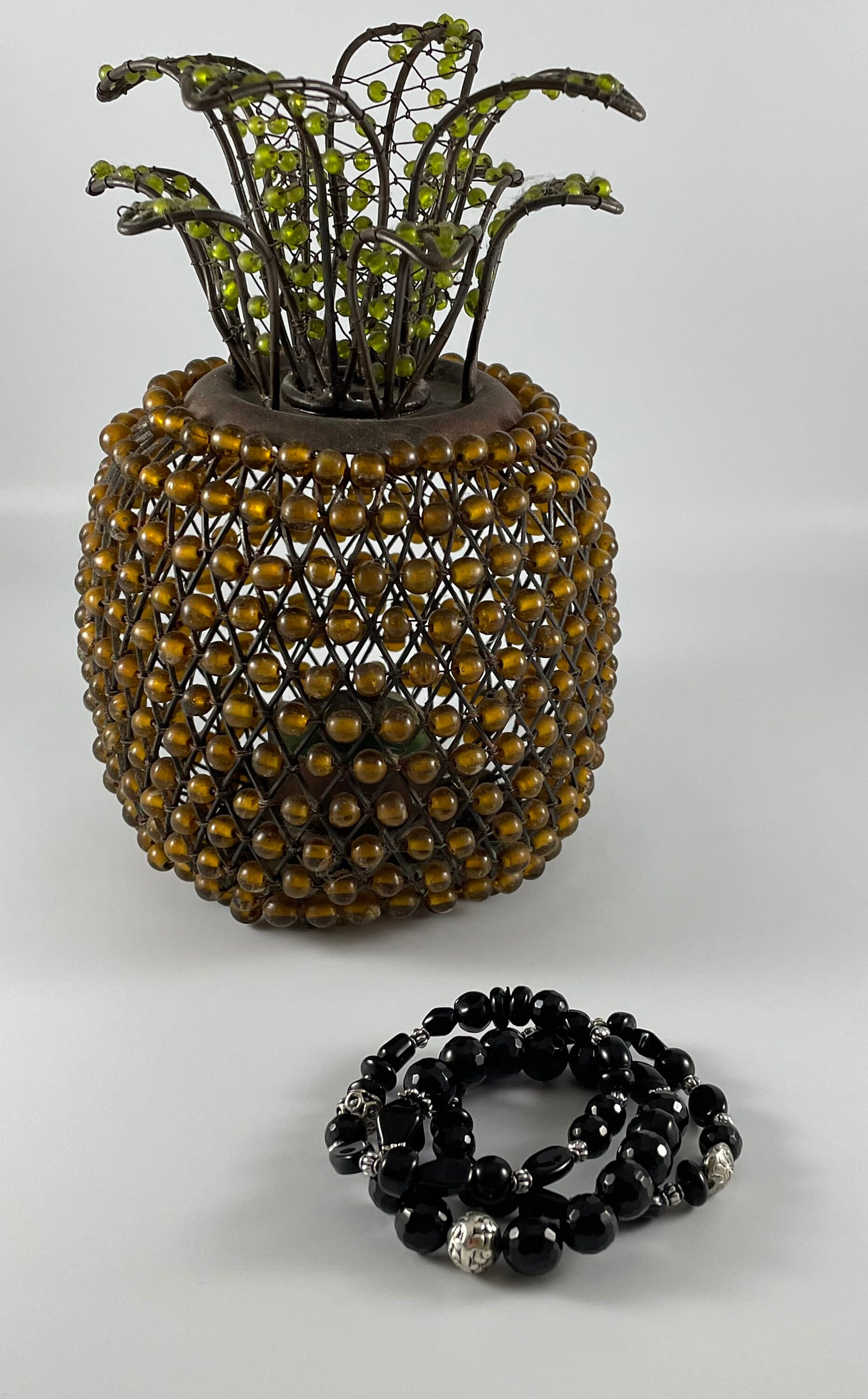 The Prestigious Color of Black - Beautifully Handmade Stretchy Bracelet ...