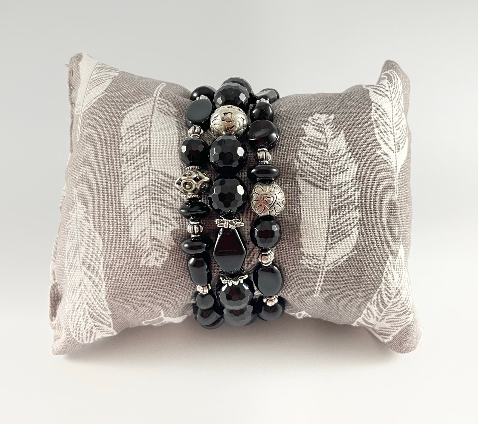 The Prestigious Color of Black - Beautifully Handmade Stretchy Bracelet ...