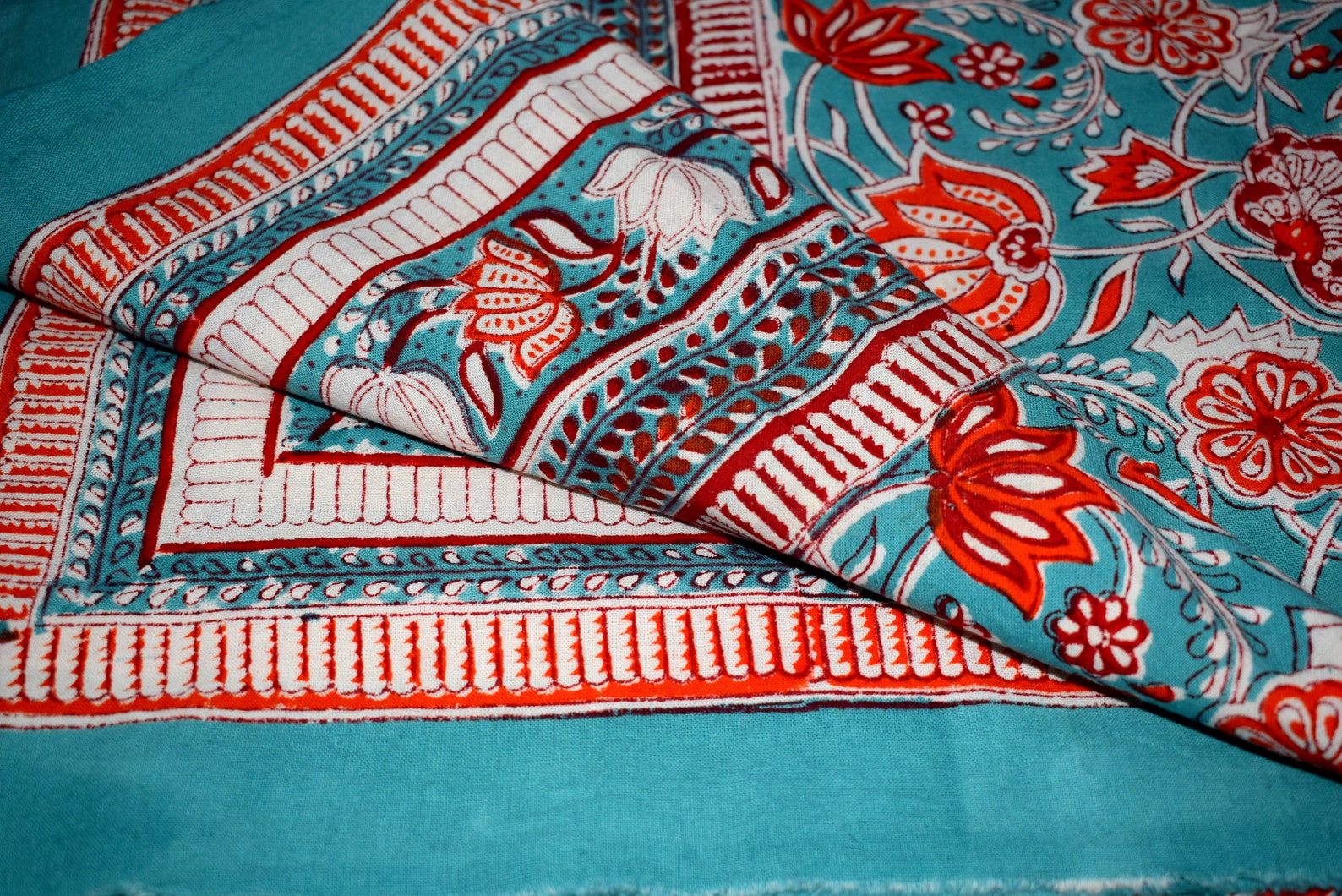 Couverture de table de conception florale, nappes, couverture de table ...