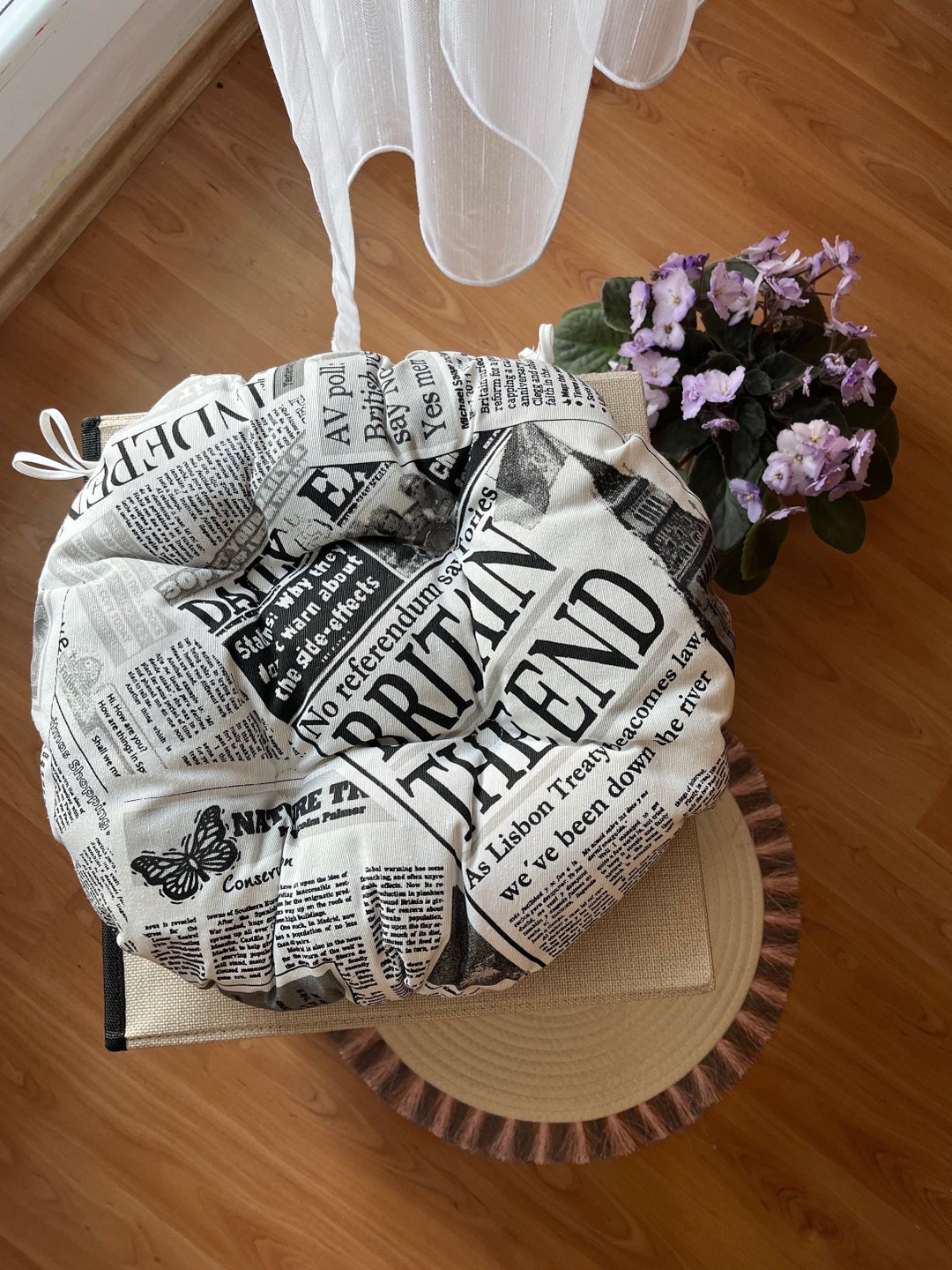 Round Chair Cushion With Ties, Newspaper, Indoor Seat Cover, Outdoor ...
