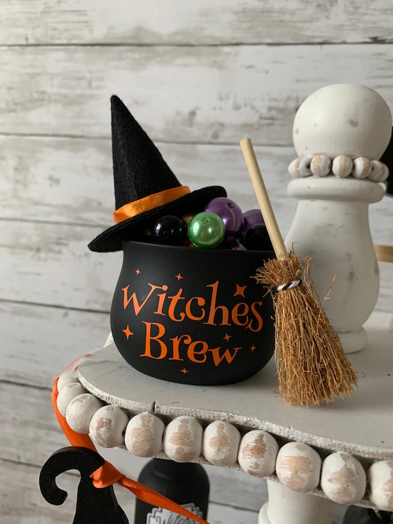 Decor de plateau a plusieurs niveaux d Halloween brassage de sorcieres plateau a plusieurs niveaux de sorciere decor a la maison d Halloween mini chaudron de sorcieres balai de sorciere Etsy France