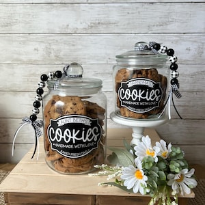Personalized Glass Cookie Canister With Lid and Wood Bead Garland ...