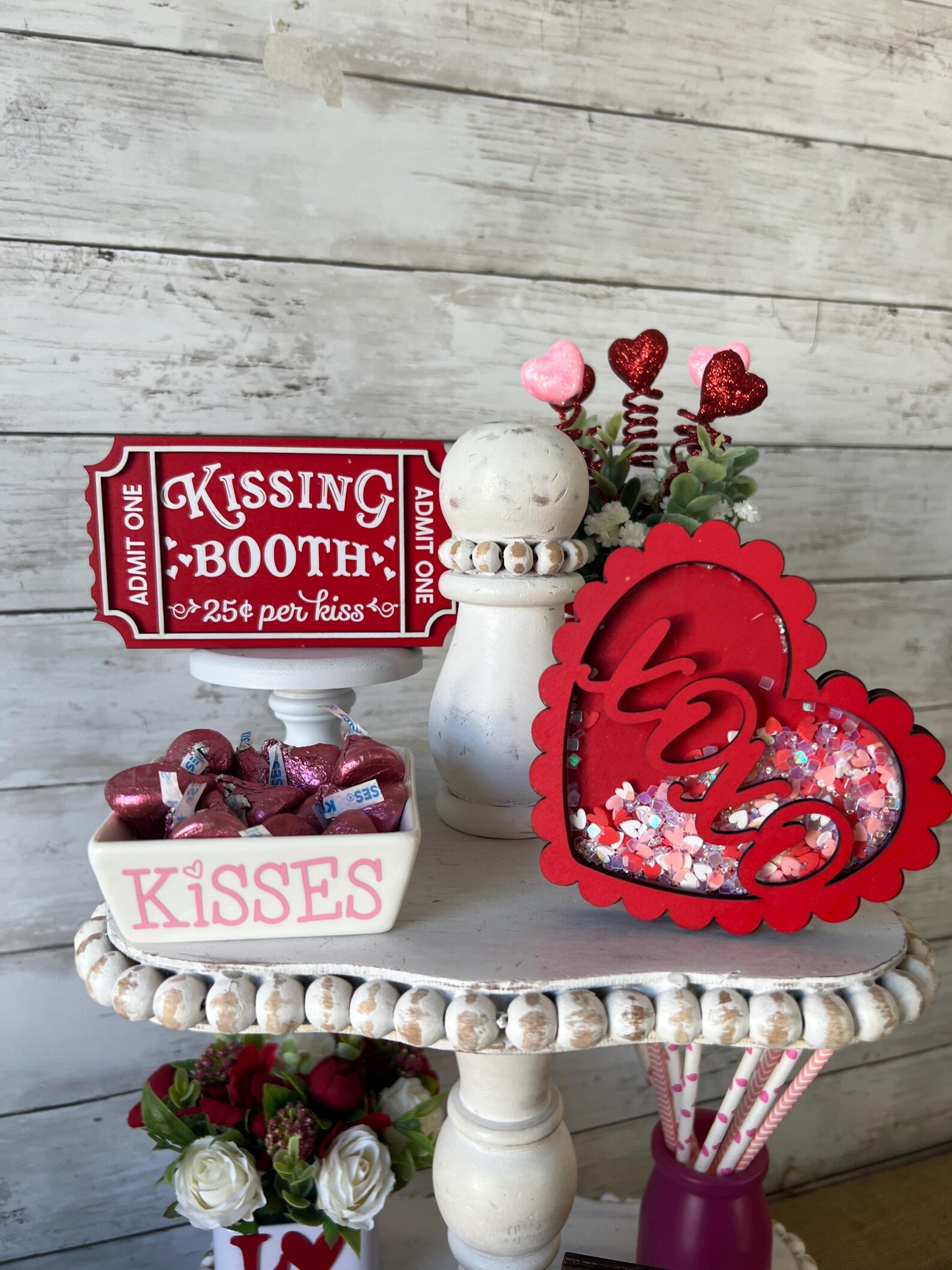 Valentines Day Wood Heart Shaker Signs, Freestanding Valentines Day ...