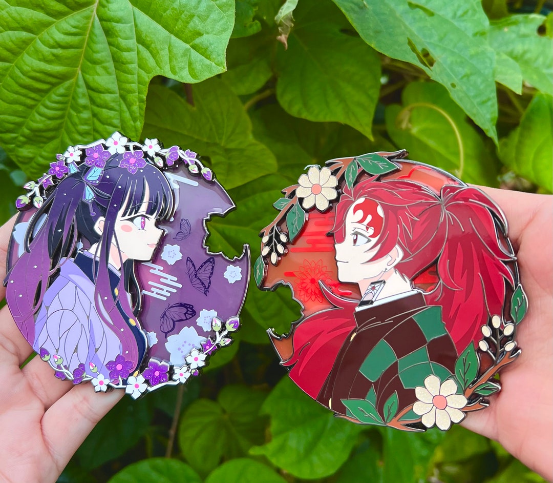 DS Lovers Enamel Pin - Etsy