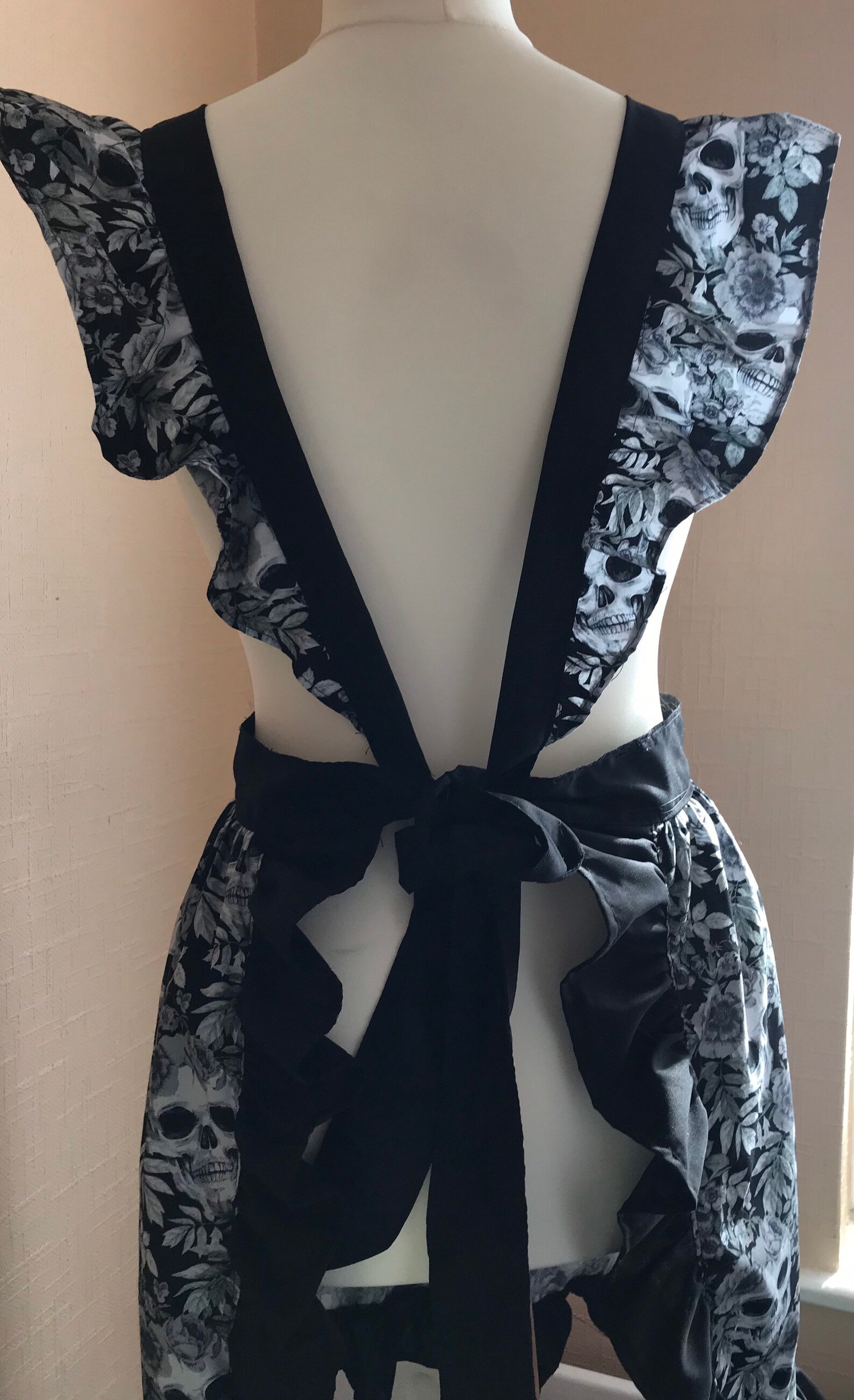Ladies Gothic Apron Grey and Black Skulls - Etsy UK