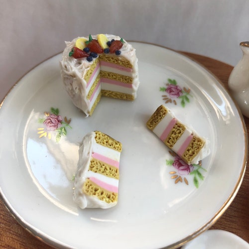 1:12 Scale Dollhouse Miniature Cake Dolls House Kitchen Food - Etsy
