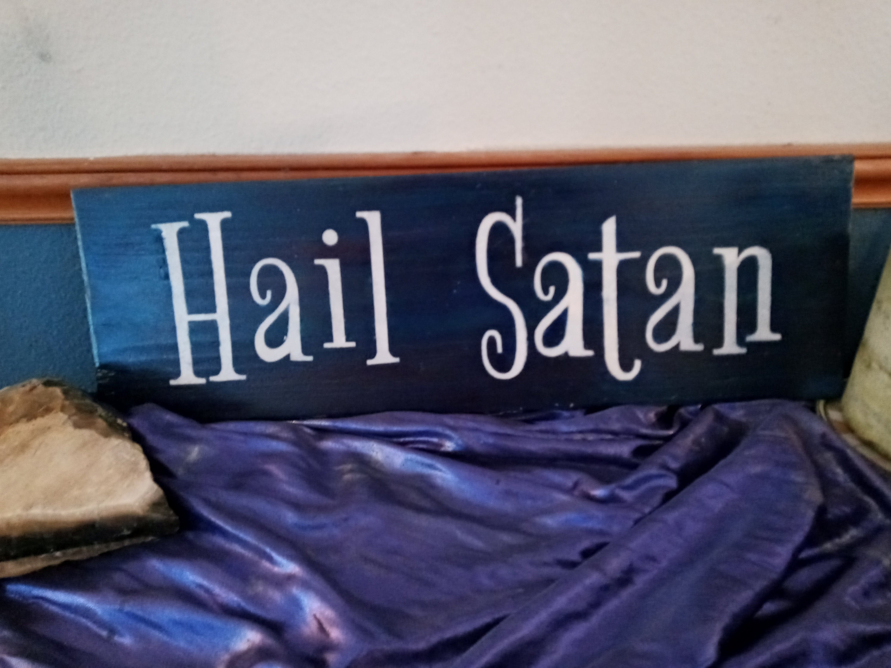 Hail Satan Vertical Sign Home Décor Home & Living Wall Hangings etna.com.pe