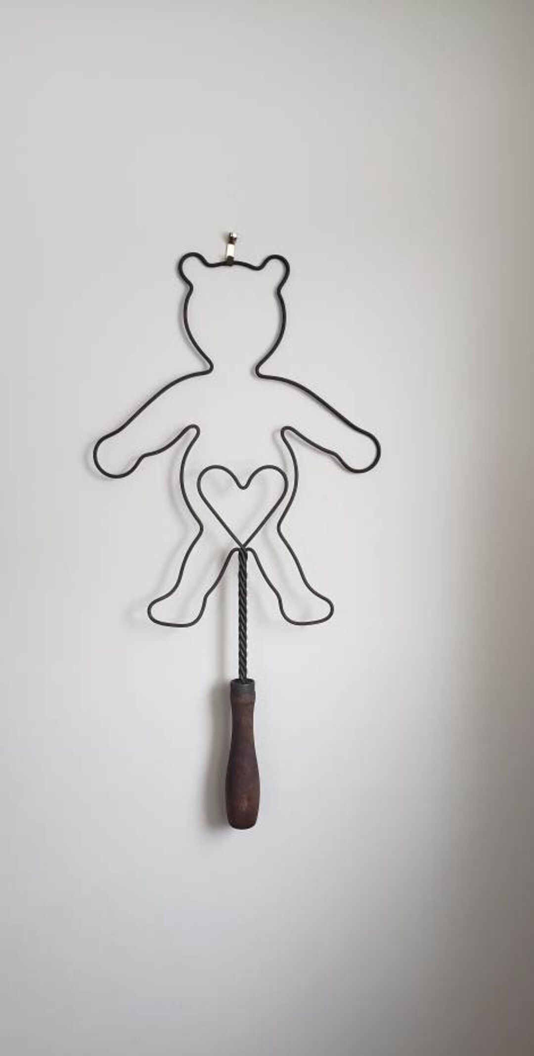 Vintage Wire Rug Beater, Teddy Bear Twisted Wire Rug Beater , Twisted ...