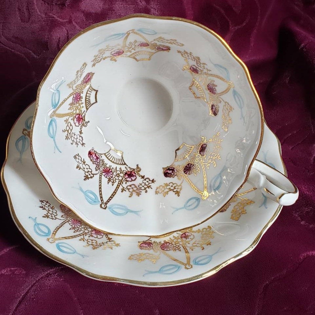 Queen Anne Ribbons and Bows Bone China England, Ribbons Bows Baskets ...