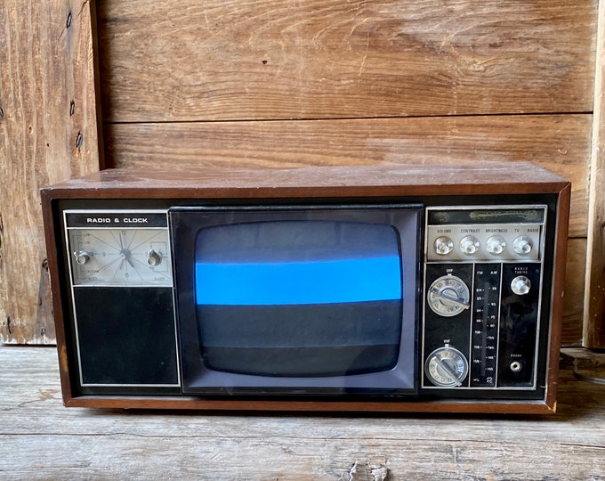 Vintage Sears TV Clock Radio Wood Grain Console - Houses 8 Inch ...