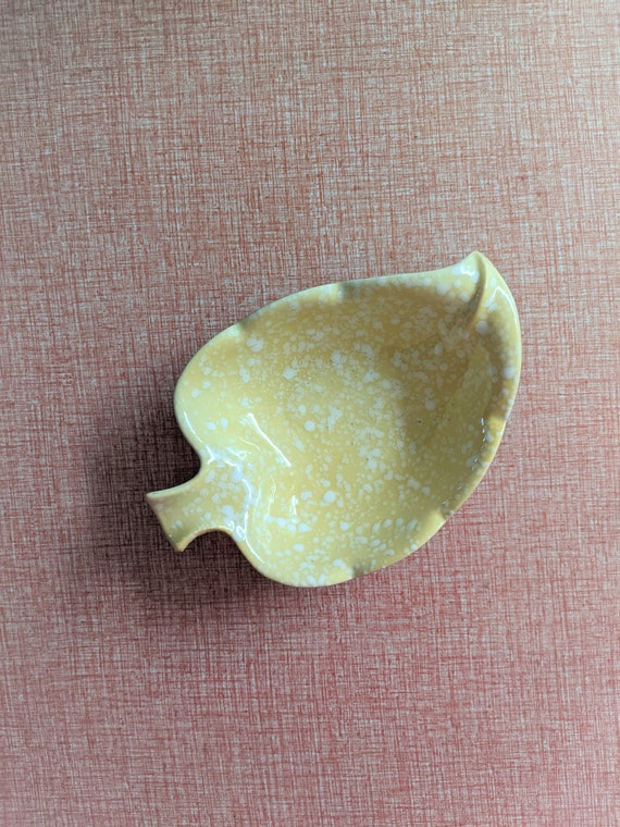 Leaf shape trinket dish - Gem