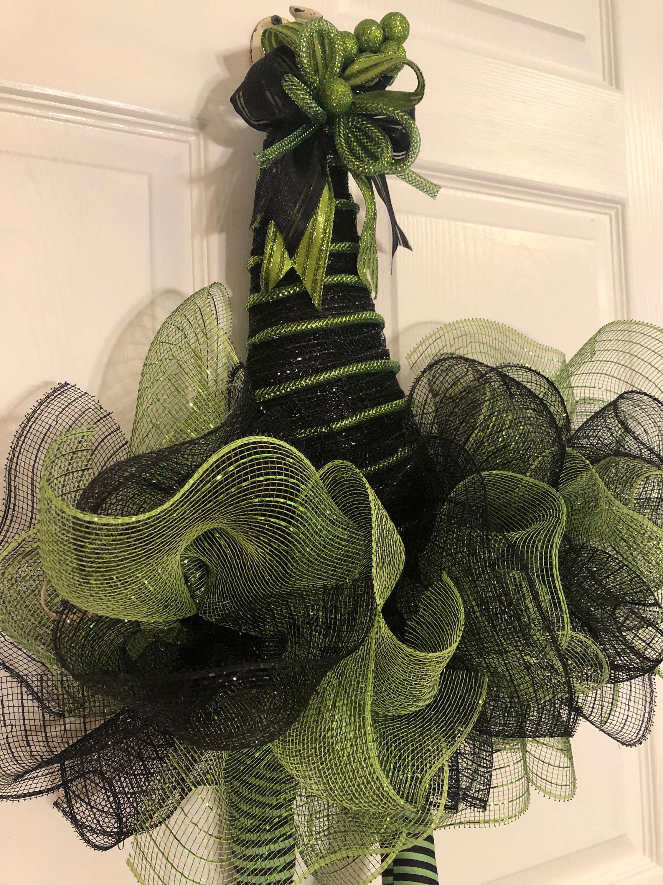 Halloween Witch Hat Wreath, Trick or Treat Seasonal Front Door Decor ...