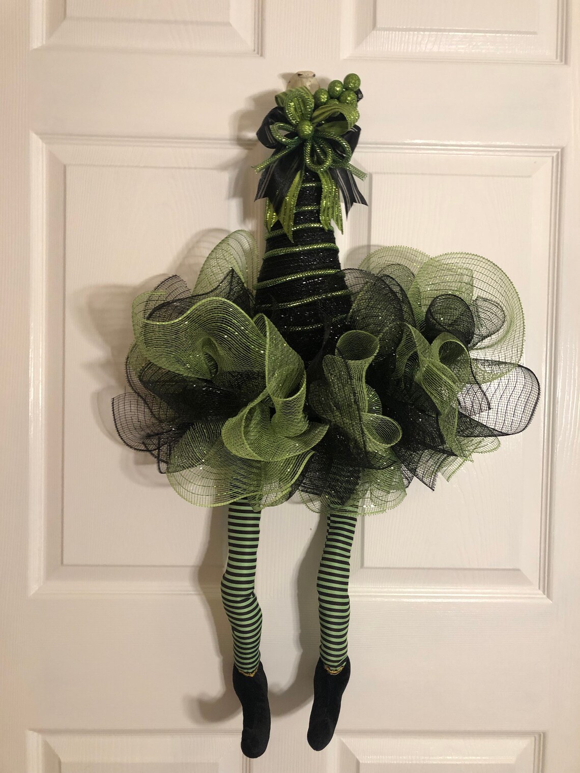 Halloween Witch Hat Wreath, Trick or Treat Seasonal Front Door Decor ...