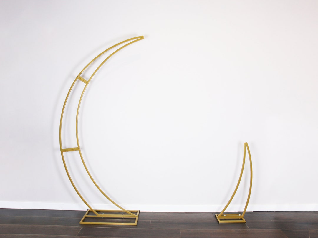 Moon Metal Wedding Stands, Crescent Ceremony Arch, Outdoor Wedding ...