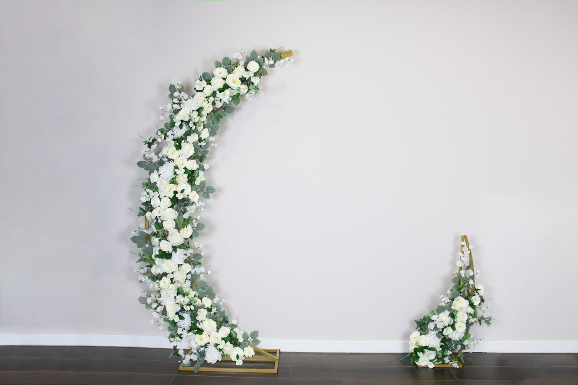 Moon Metal Wedding Stands, Crescent Ceremony Arch, Outdoor Wedding ...