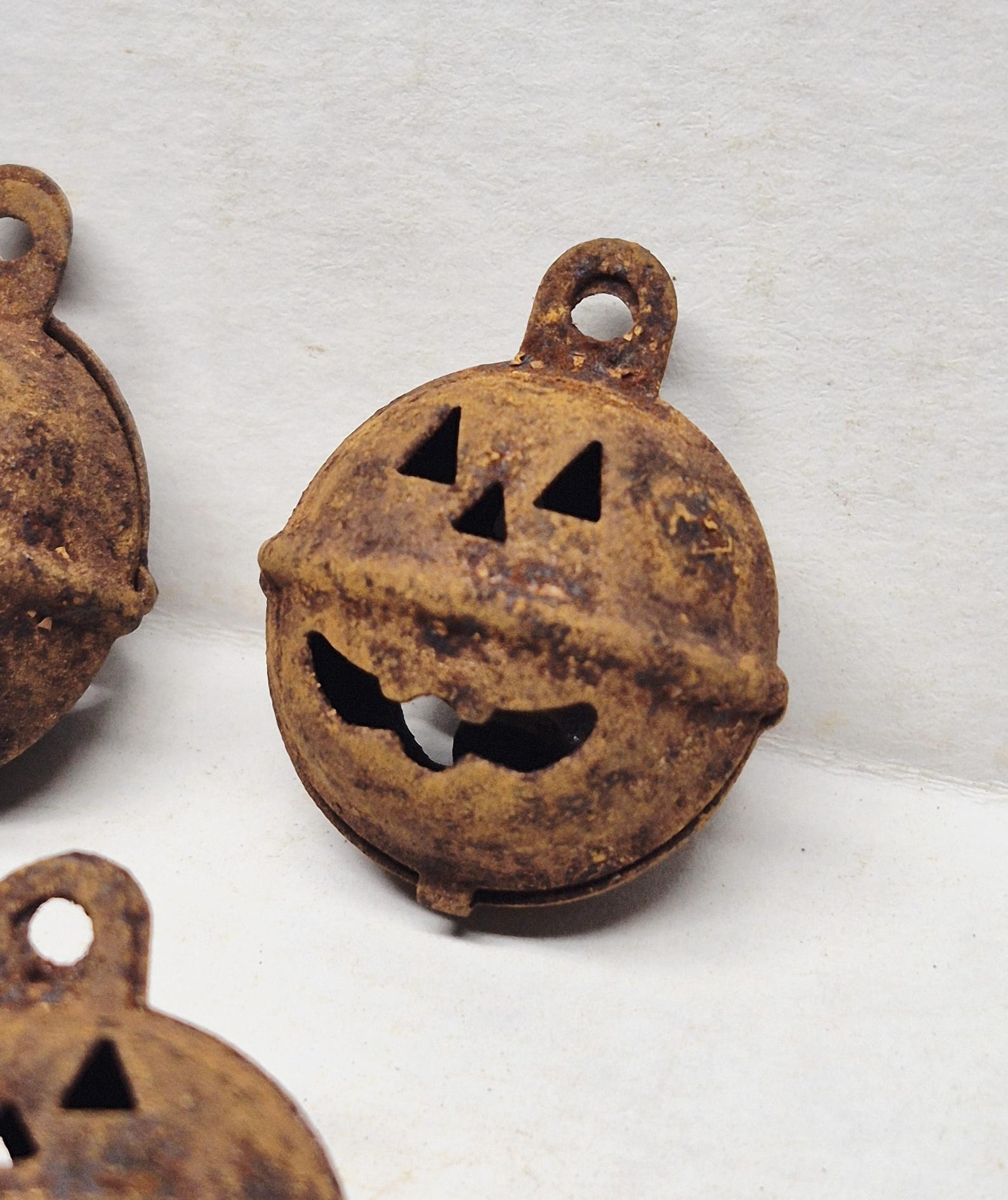 12 Mini Rustic Pumpkin Bells Craft Supplies Halloween Decor Ornament - Etsy