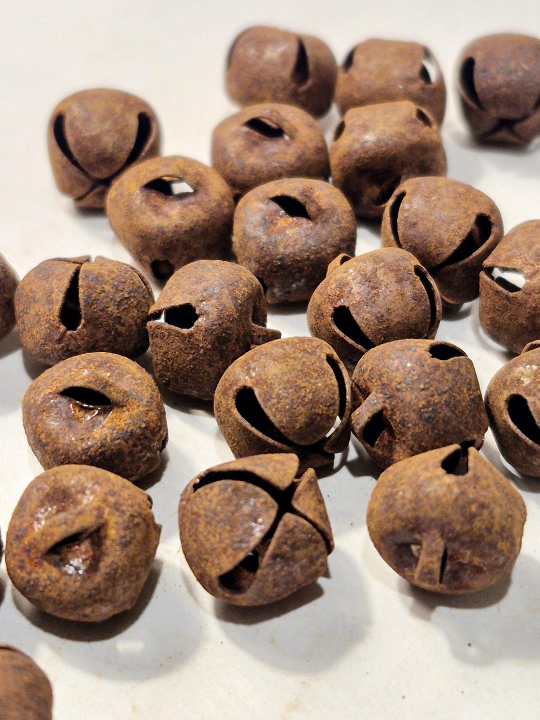 25 Small Tiny Rusty / Aged Bells 9mm Craft Supplies Holiday Decor ...