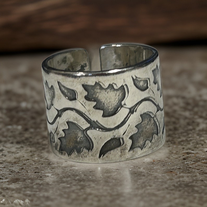 Silver Band Ring With Leaf Design Handmade in 999 Fine Silver - Etsy
