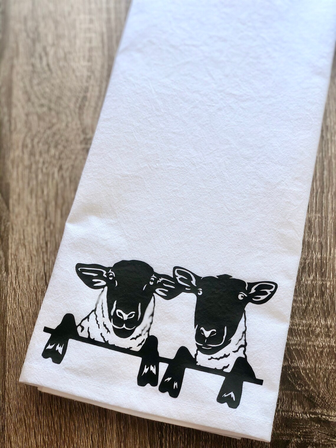 Peeping Sheep / Farmhouse Kitchen Towel / Flour Sack Towel / - Etsy
