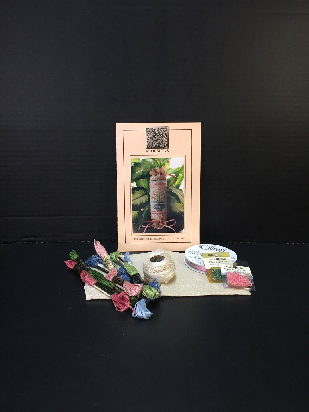 5 Roses Needle Roll Vintage Cross Stitch by M Designs - Etsy