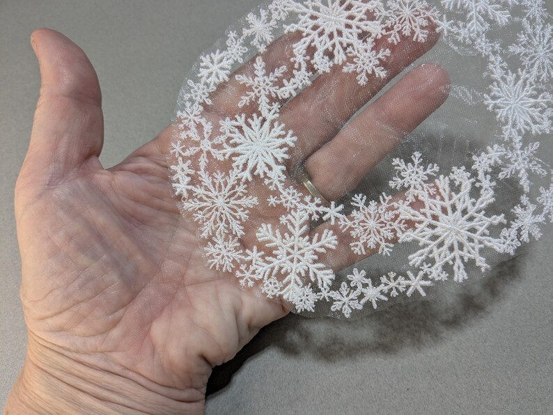 Snowflake Embroidered Lace Doily: White Organza Vase Mat, (6 1/4" X 4 3 ...