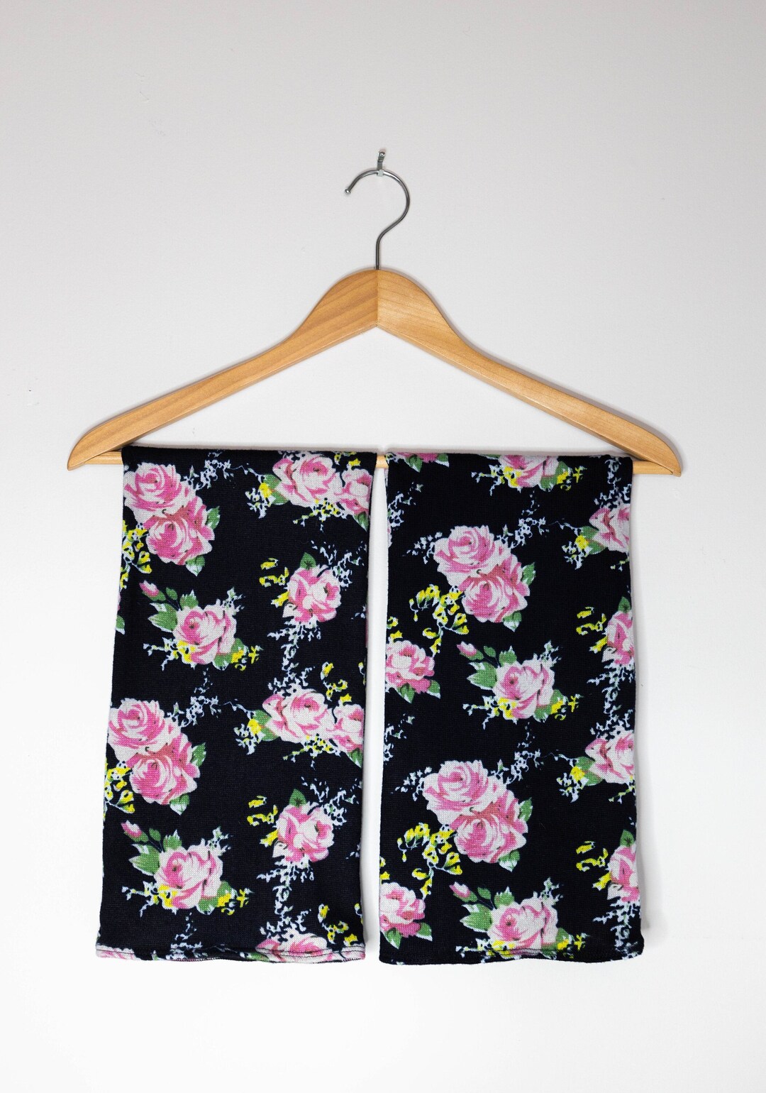 Classic Full Leg Ballet Dancer Legwarmers Rose Bushes Black - Rose ...