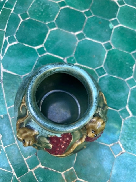 Vintage Majolica Little Frog and Grapes Pot - Etsy