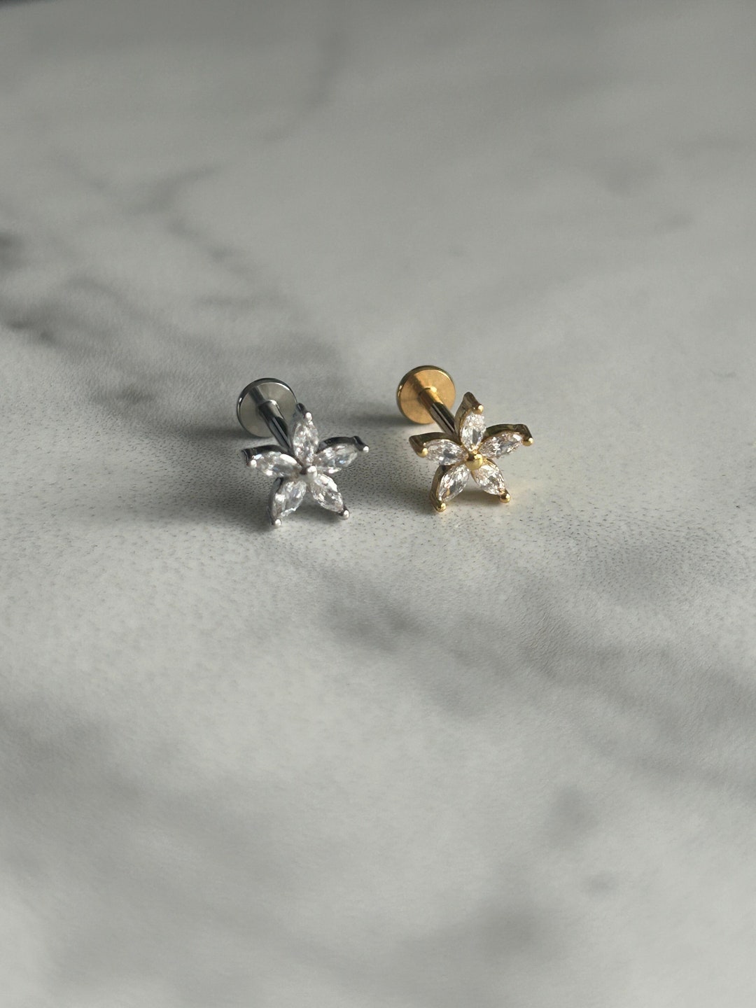 Flower Gem Labret Lip Piercing Philtrum Ear Cartilage Helix Tragus ...