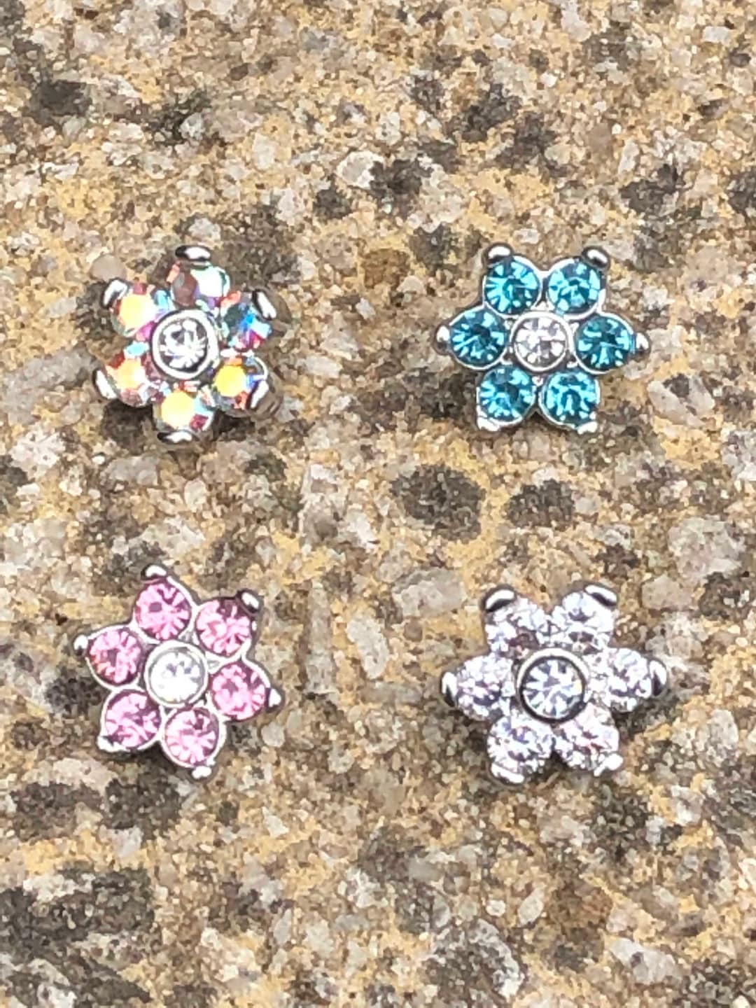 16g Internally Threaded CZ Flower Dermal Anchor Head Labret Top Helix ...