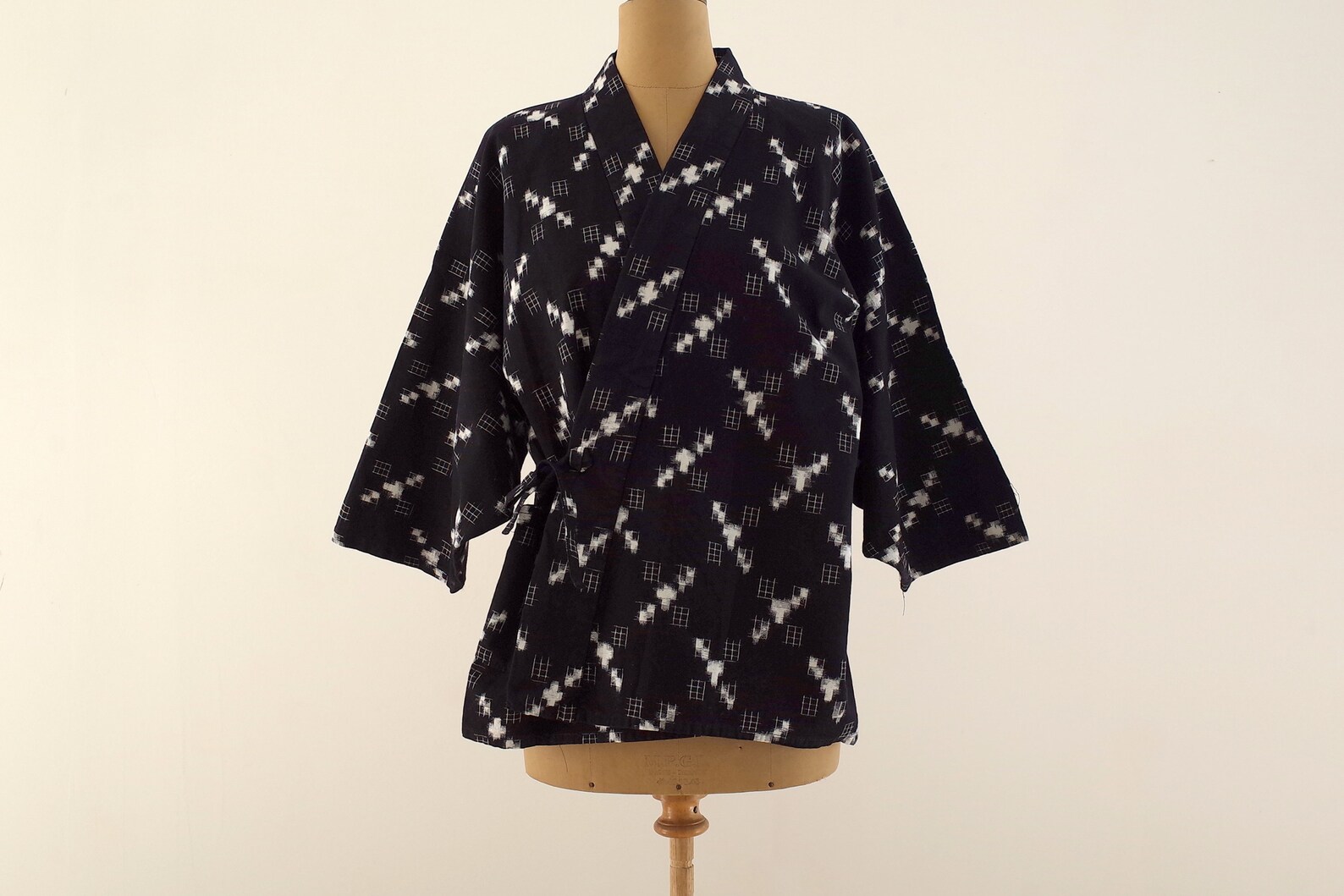 Kimono, Kasuri, Noragi, Haori, Japanese Work Wear, Vintage Japanese ...