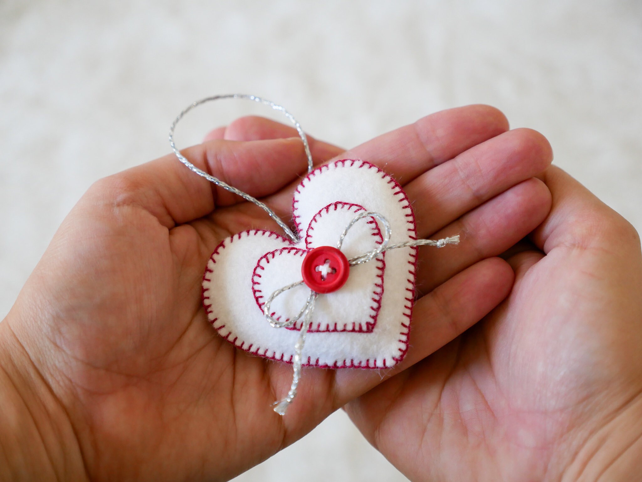Christmas Felt Heart Ornament Pattern & Tutorial - Quick and Easy ...