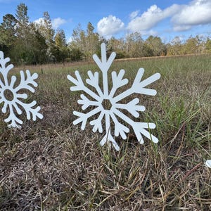 Snowflake Metal Yard Stakes, Winter Yard Decor Metal Signs - Etsy