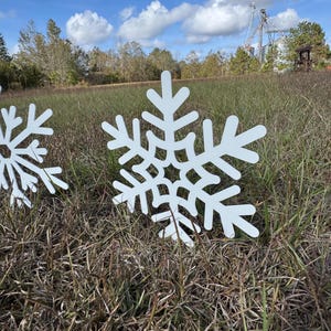 Snowflake Metal Yard Stakes, Winter Yard Decor Metal Signs - Etsy
